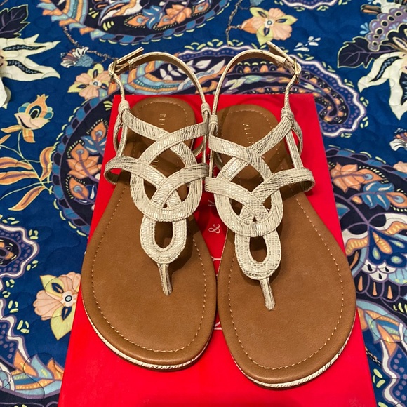 Kelly & Katie | Shoes | Kelly Katie Sandals Size 65 | Poshmark